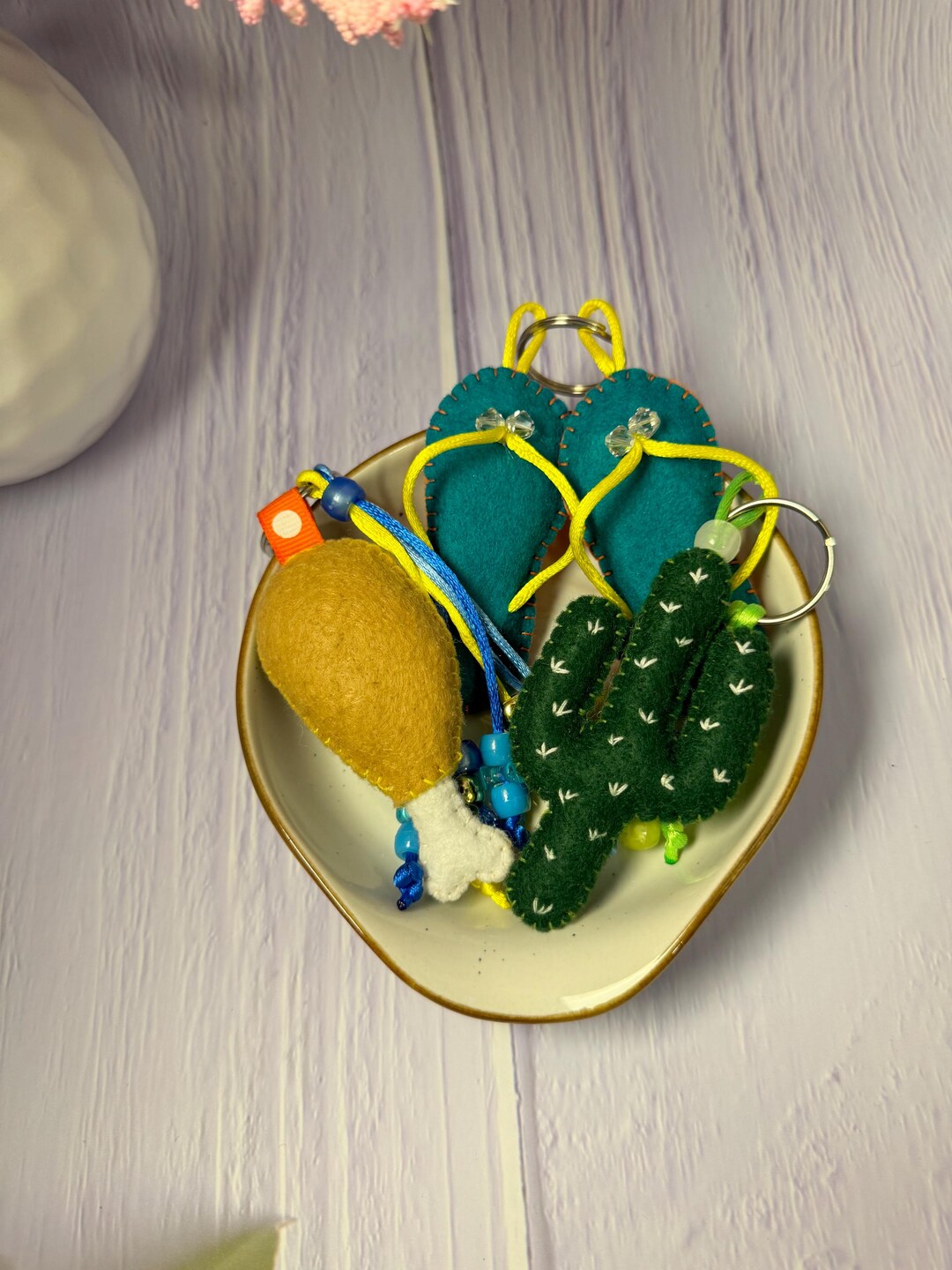 1 Piece Felt Keychain, Various Designs, Birthday Christmas Gifts. - Etsy