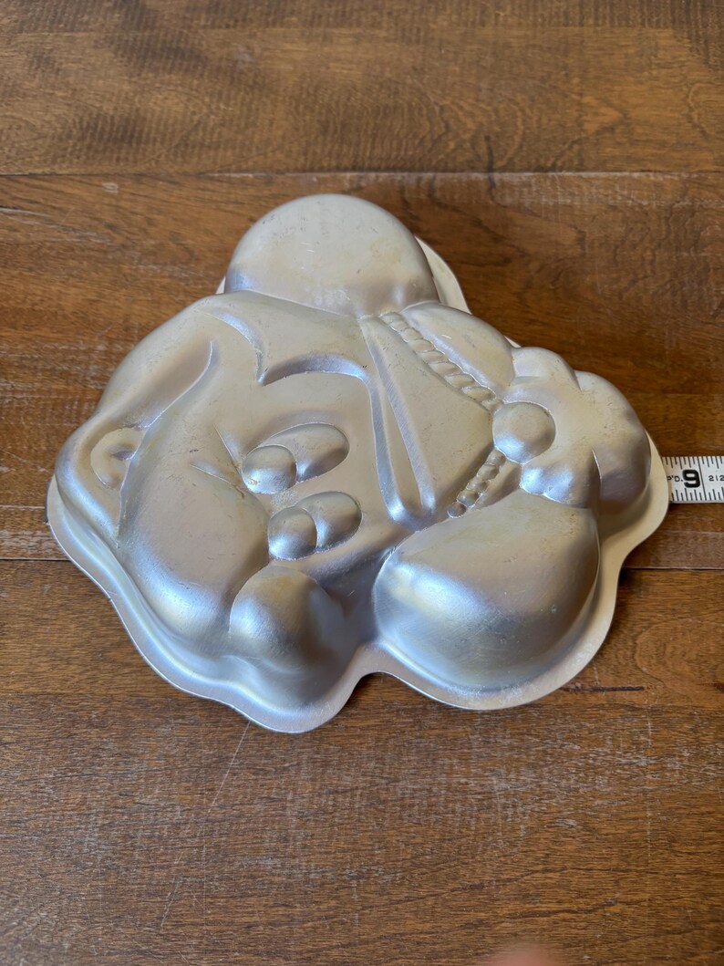 Wilton Mickey Mouse Cake Pan: 1976 Aluminum Mold, #515-329 - Etsy