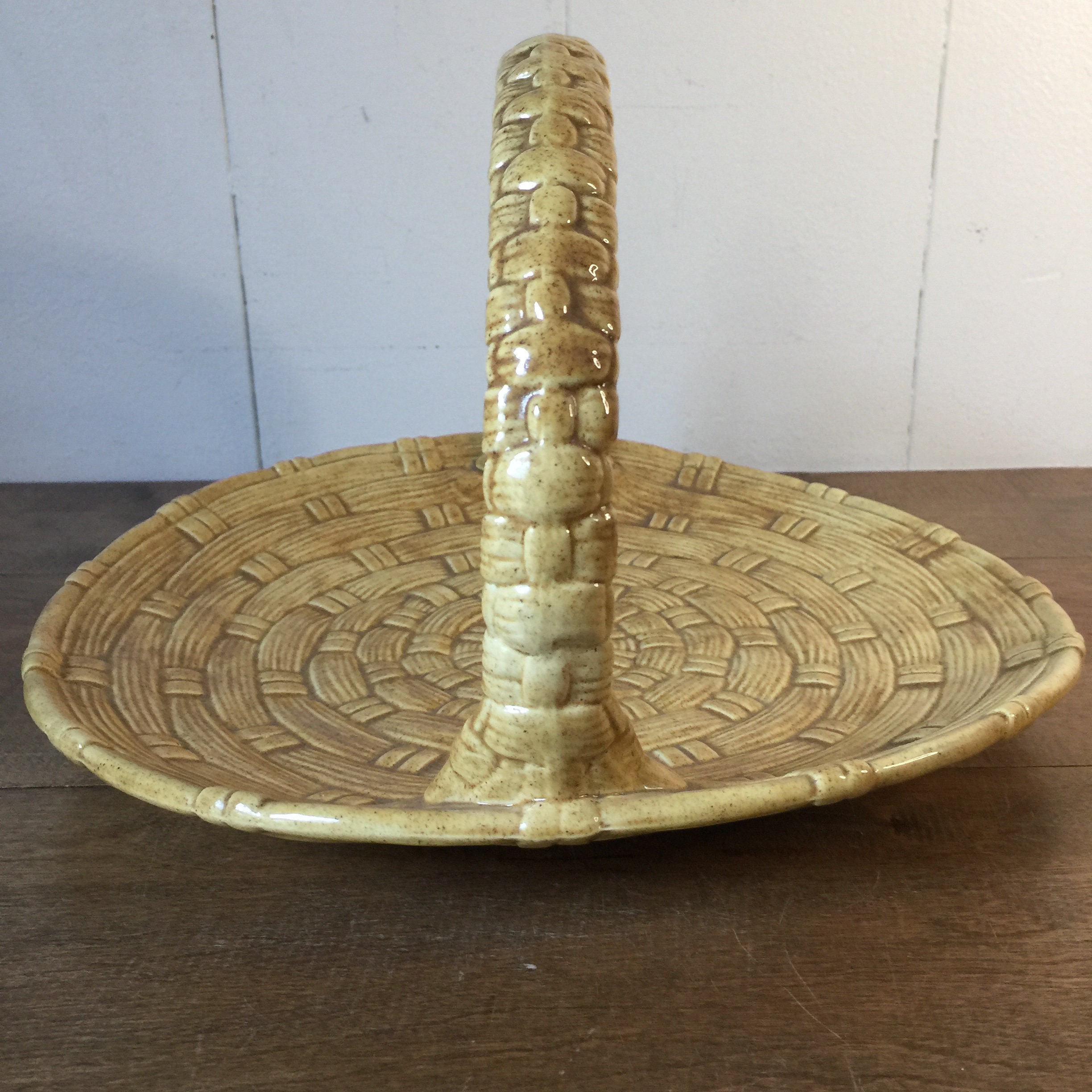 1970s/ Vintage Atlantic Mold Ceramic Basket/ Home Decor Decorative ...