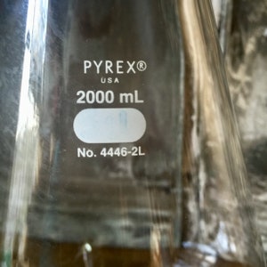 Large Pyrex Glass Flask/ Corning/erlenmeyer Flask/ 2000 Ml - Etsy