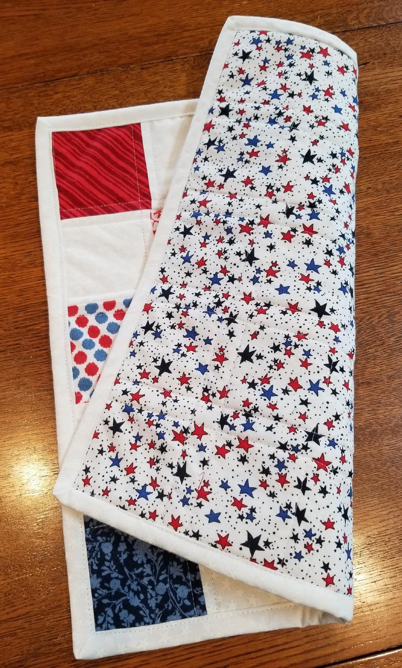 Red White and Blooms Quilted Patriotic Table Topper | Etsy