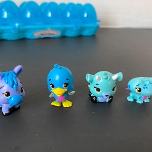 28 Piece Set of Hatchimals Colleggtibles Figures Including Blue Egg ...