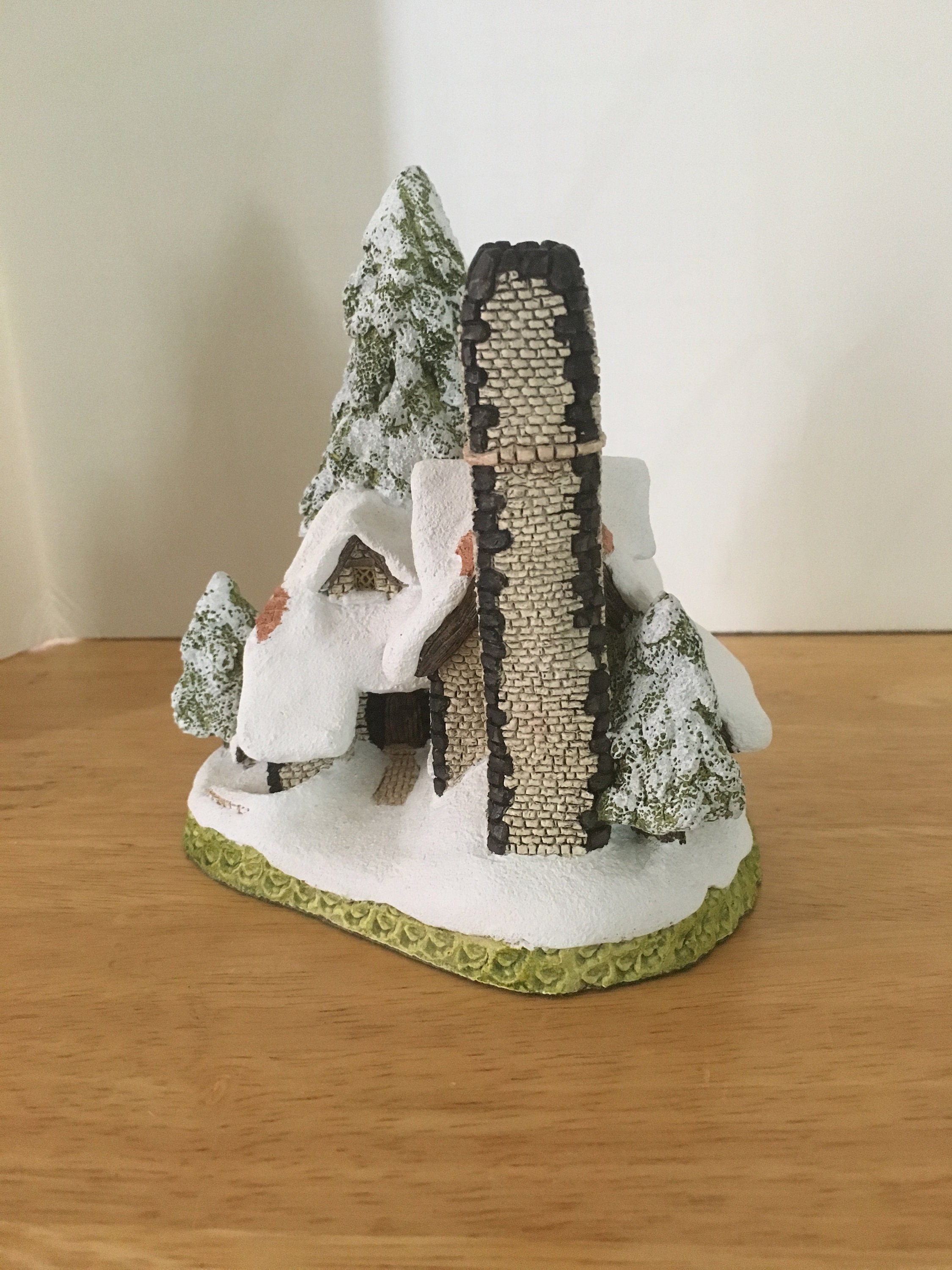 Vintage David Winter 1984 Snow Cottage