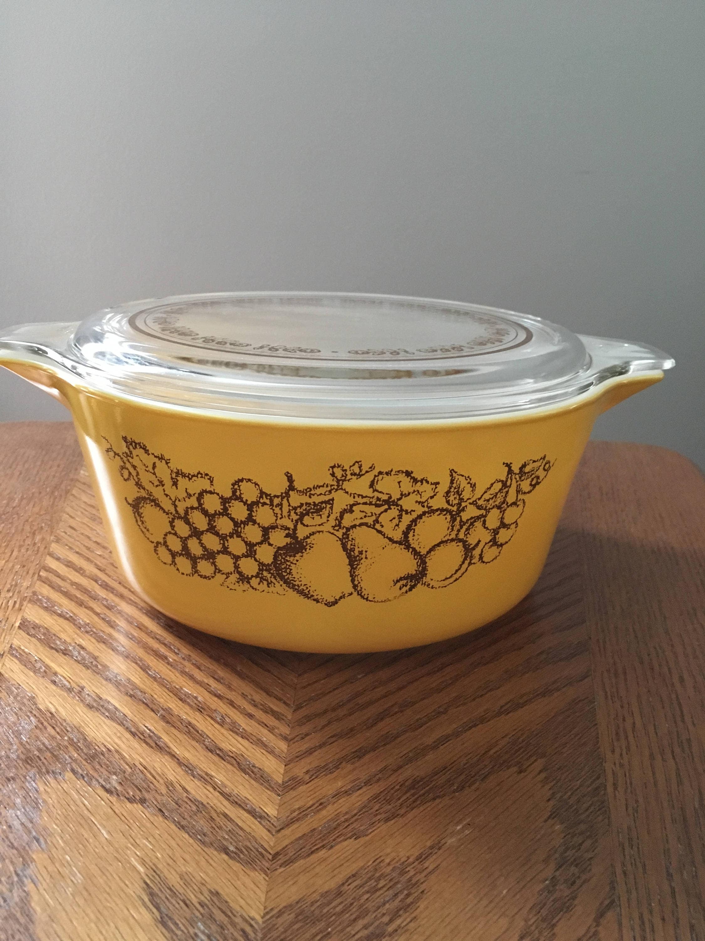 Vintage 1970's Pyrex 475 2.5 quart Old Orchard casserole dish with ...