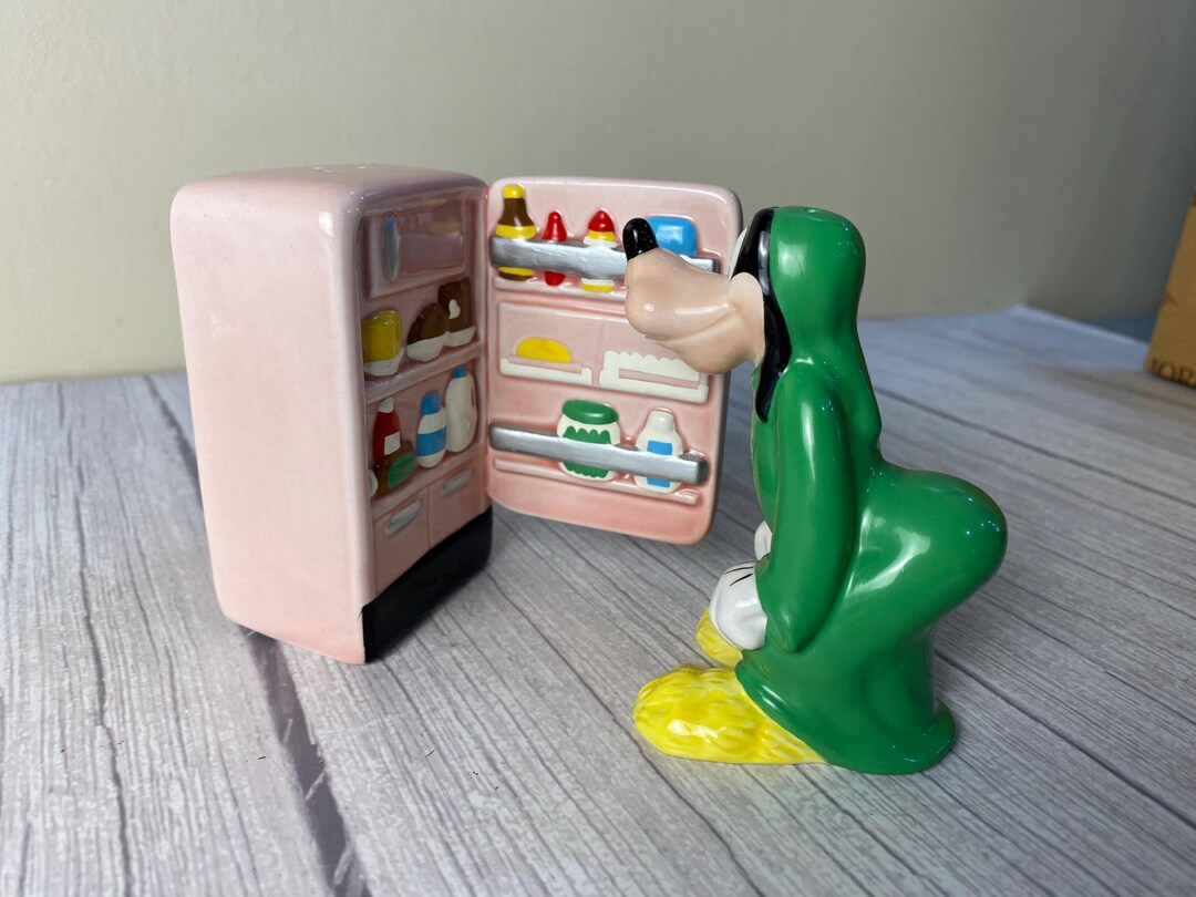 Disney Goofy's Midnight Fridge Raid Salt and Pepper Shaker Ceramic Set ...