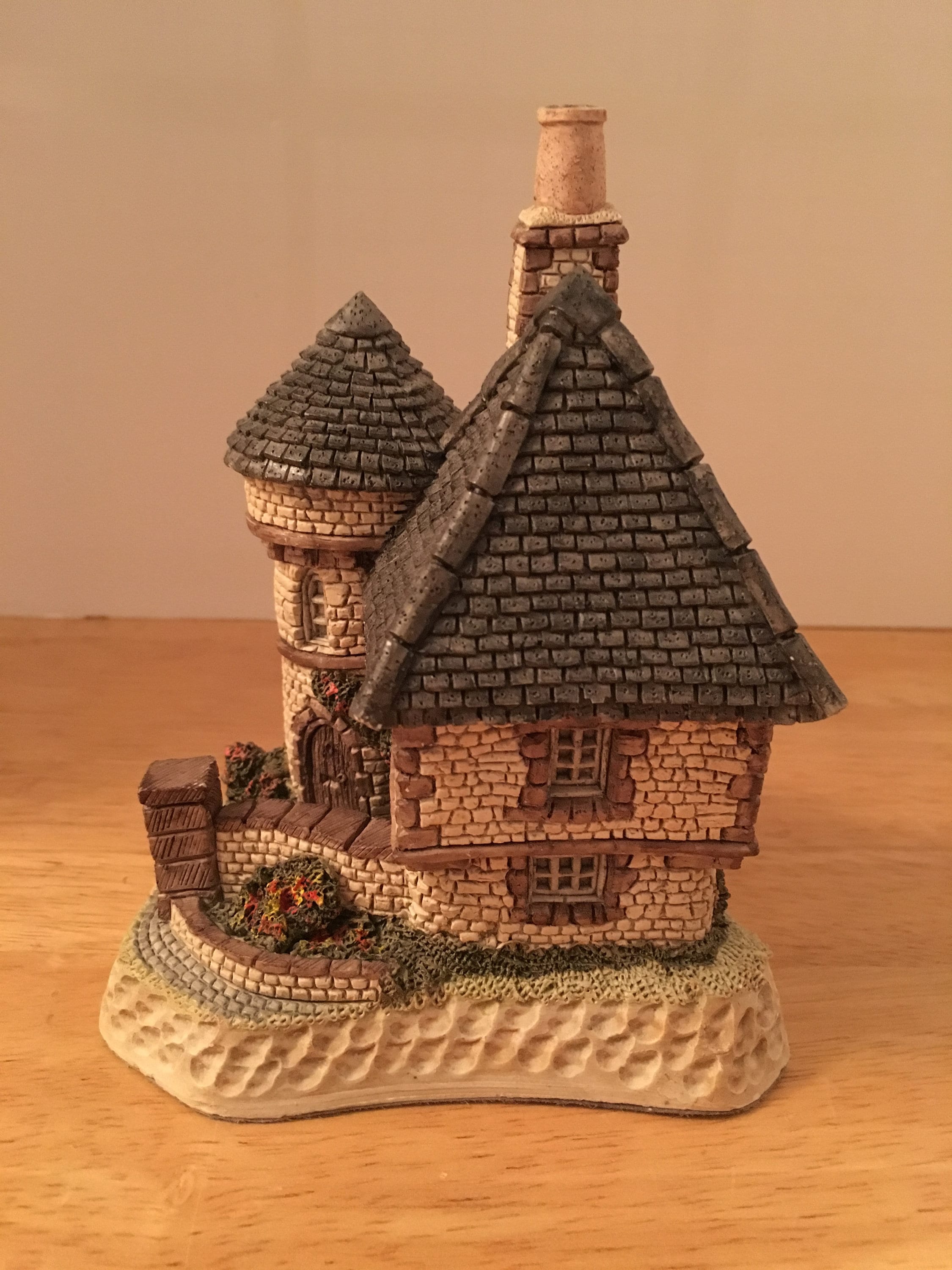 Vintage David Winter Scottish Collection 1988 GateKeepers w/ original box