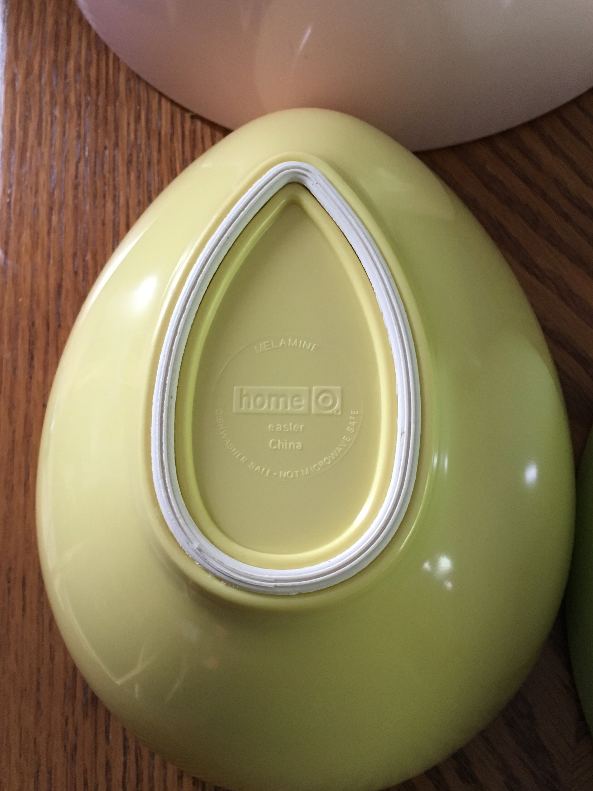 Vintage 4 piece egg shape Melamine (melmac) bowl set