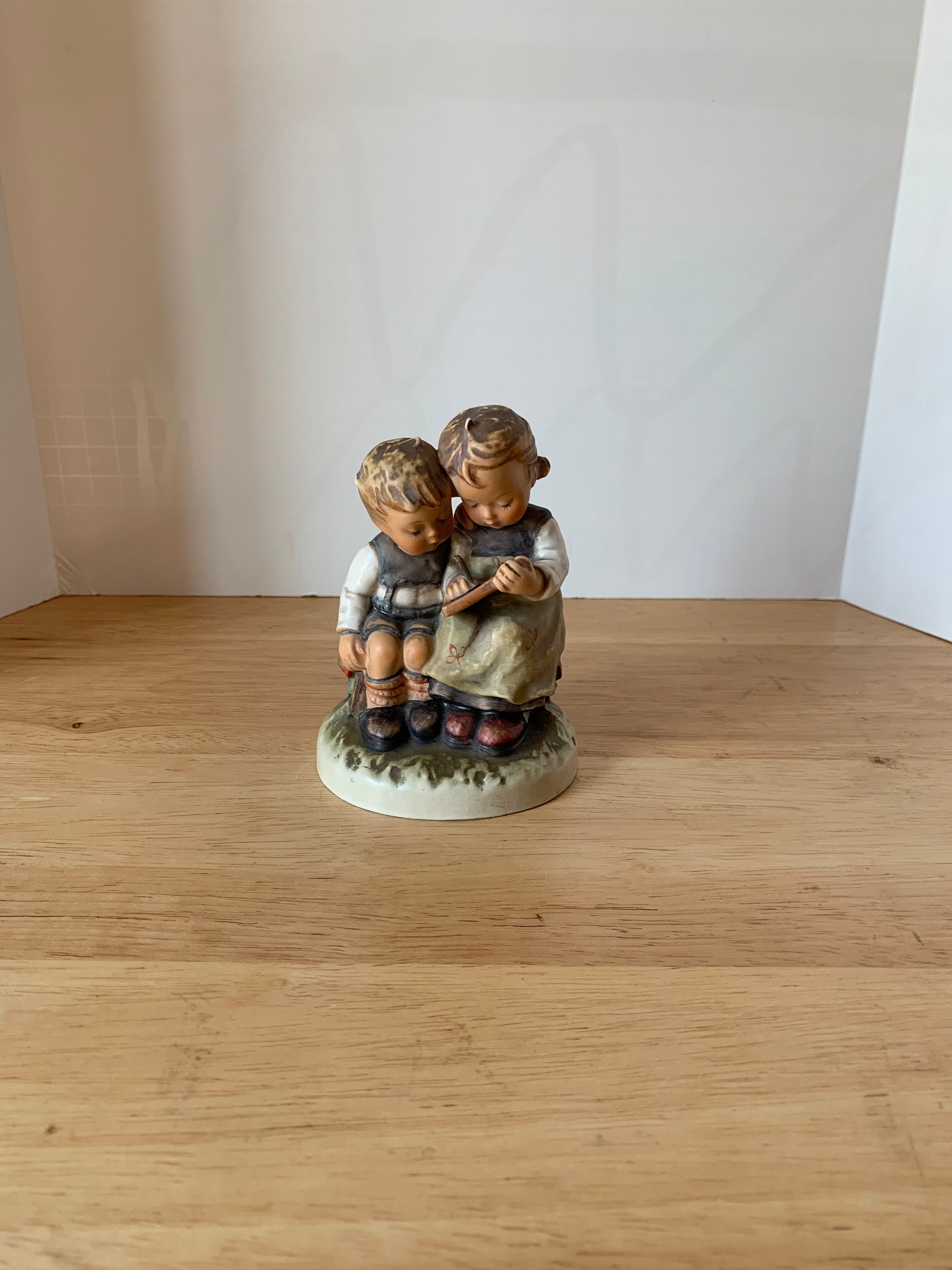 Vintage Hummel 4 1/2 tall The Smarter Little Sister # 346 TMK 4