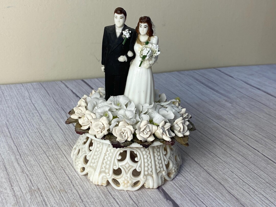 Vintage Wedding Cake Topper With Plastic Bride and Groom, Plaster (or ...