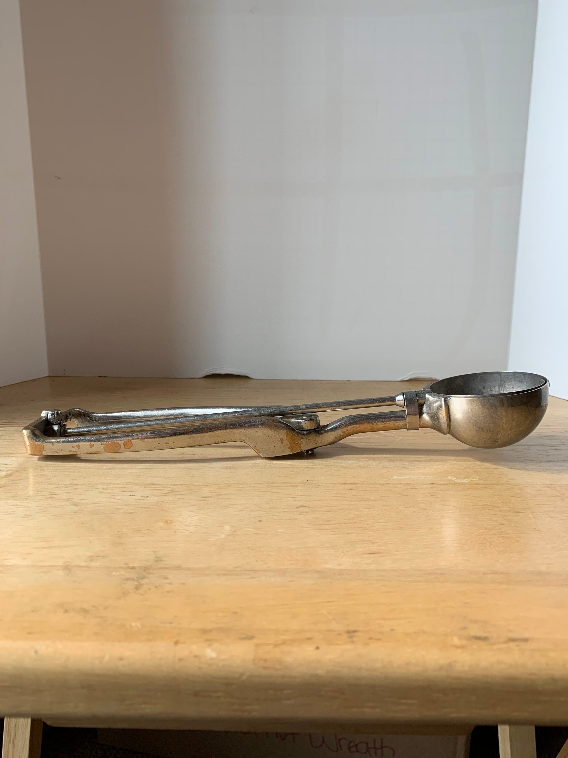Vintage Nesco ice cream scoop