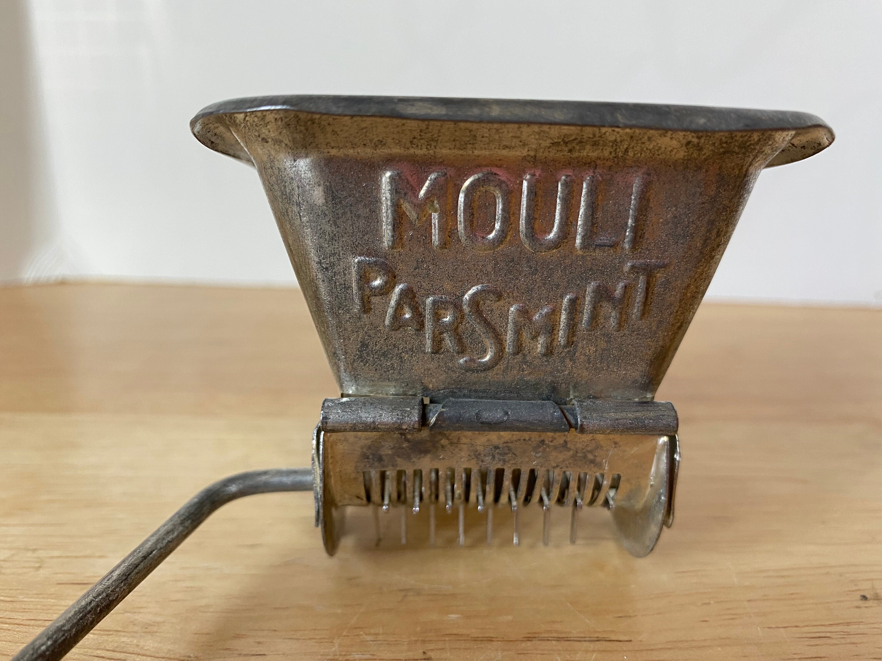 Vintage 1940's Mouli Pasrsmint grater