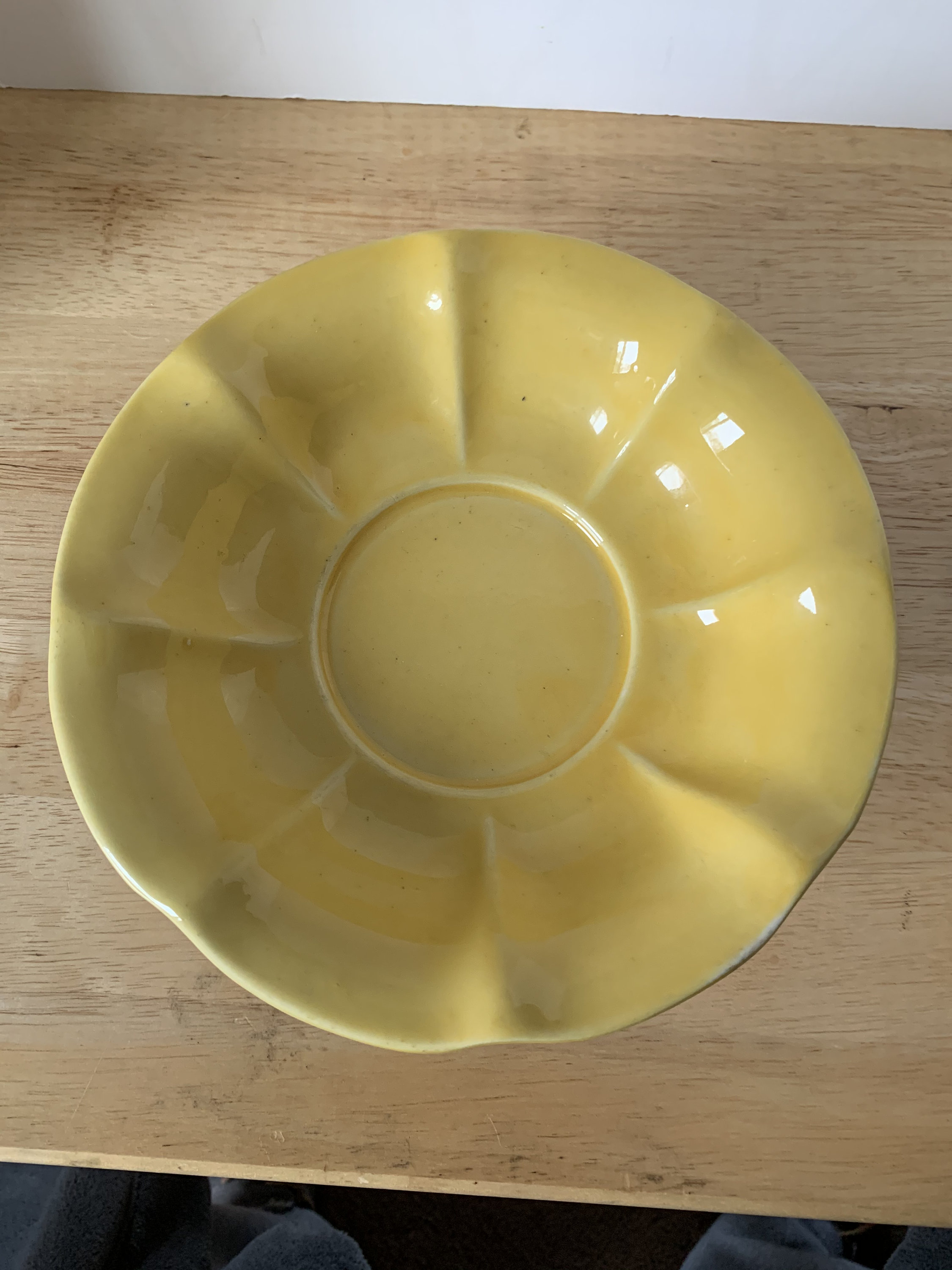Vintage Mc Coy pottery yellow bowl