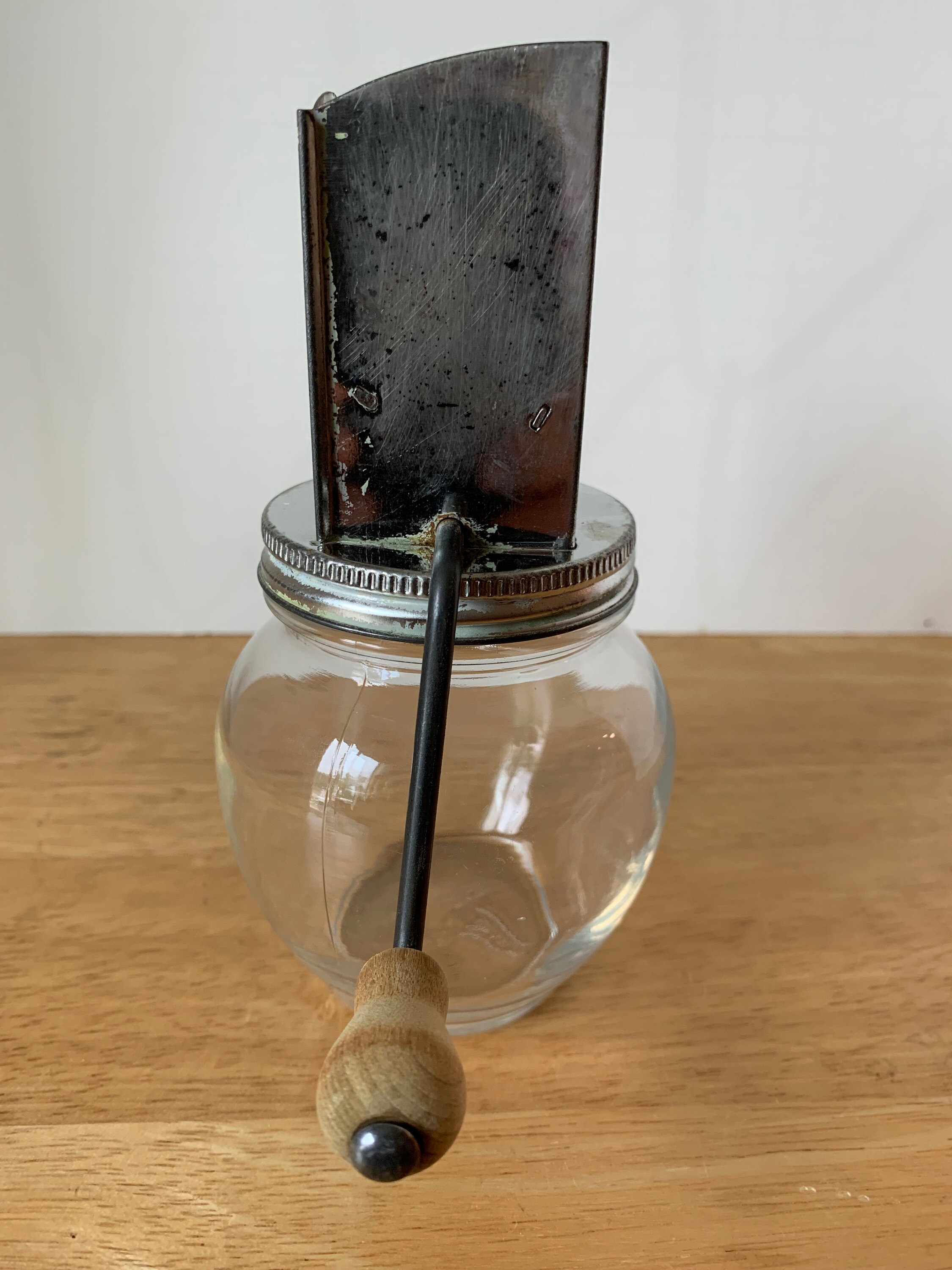 Vintage 1940's Hazel Atlas nut grinder