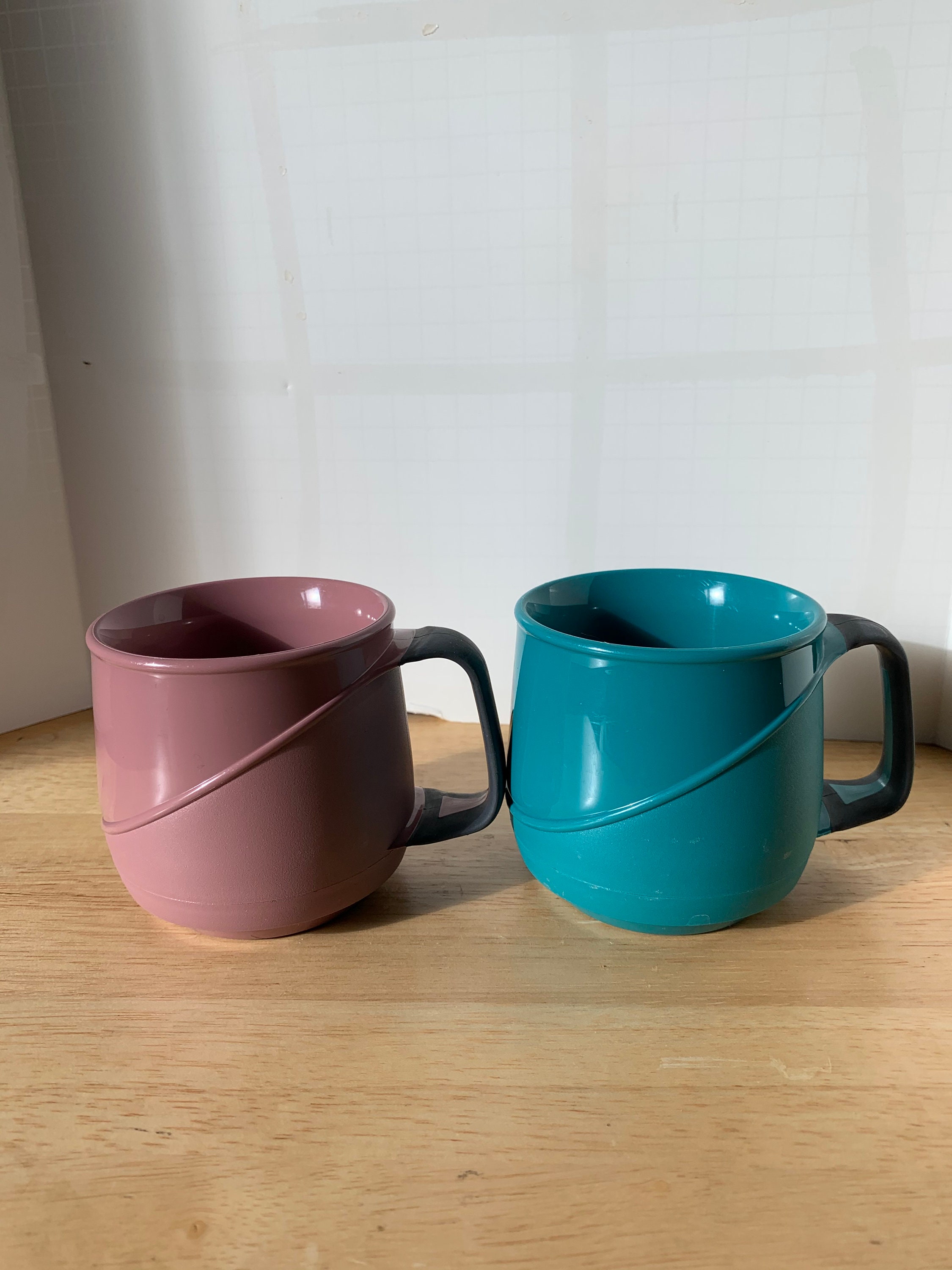 2 vintage Aladdin Temp Rite plastic coffee cups from Allure