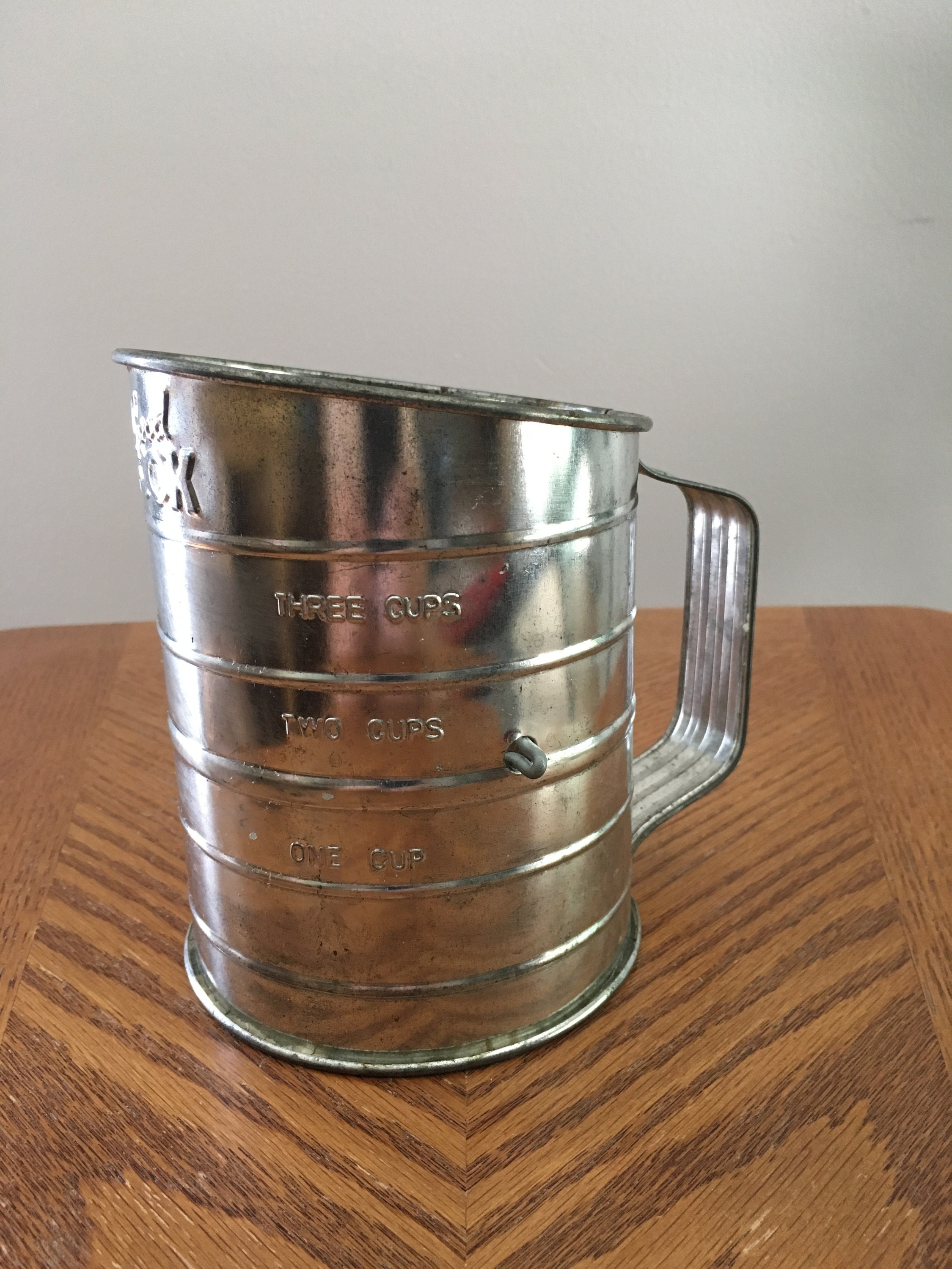 Vintage Good Cook 3 cup flour sifter