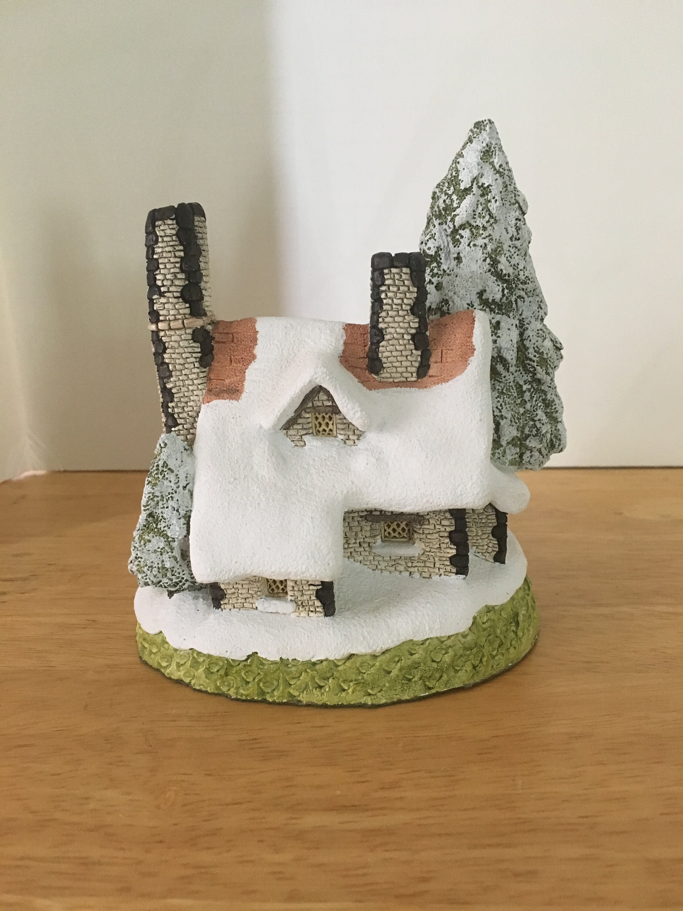 Vintage David Winter 1984 Snow Cottage