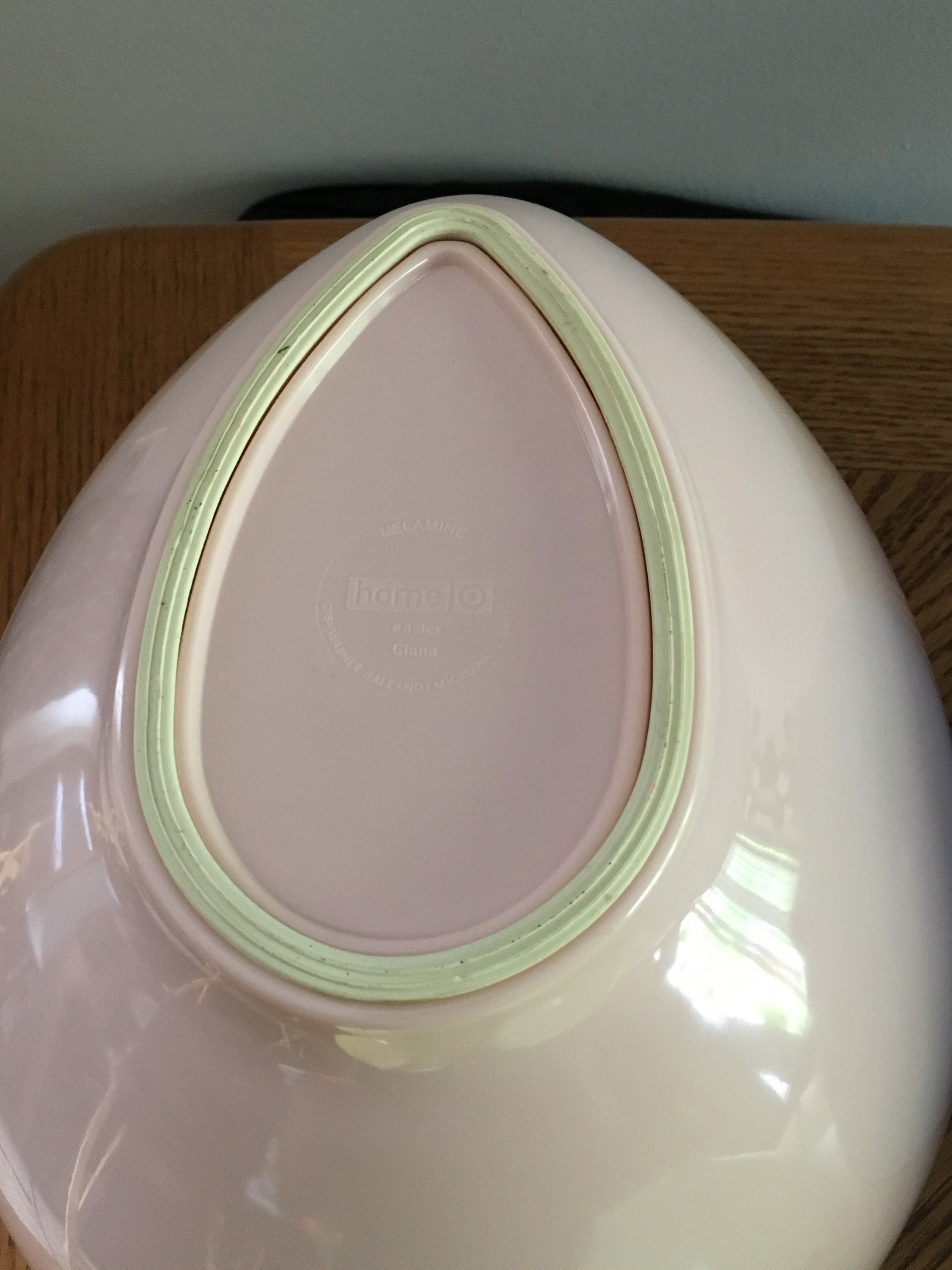 Vintage 4 piece egg shape Melamine (melmac) bowl set