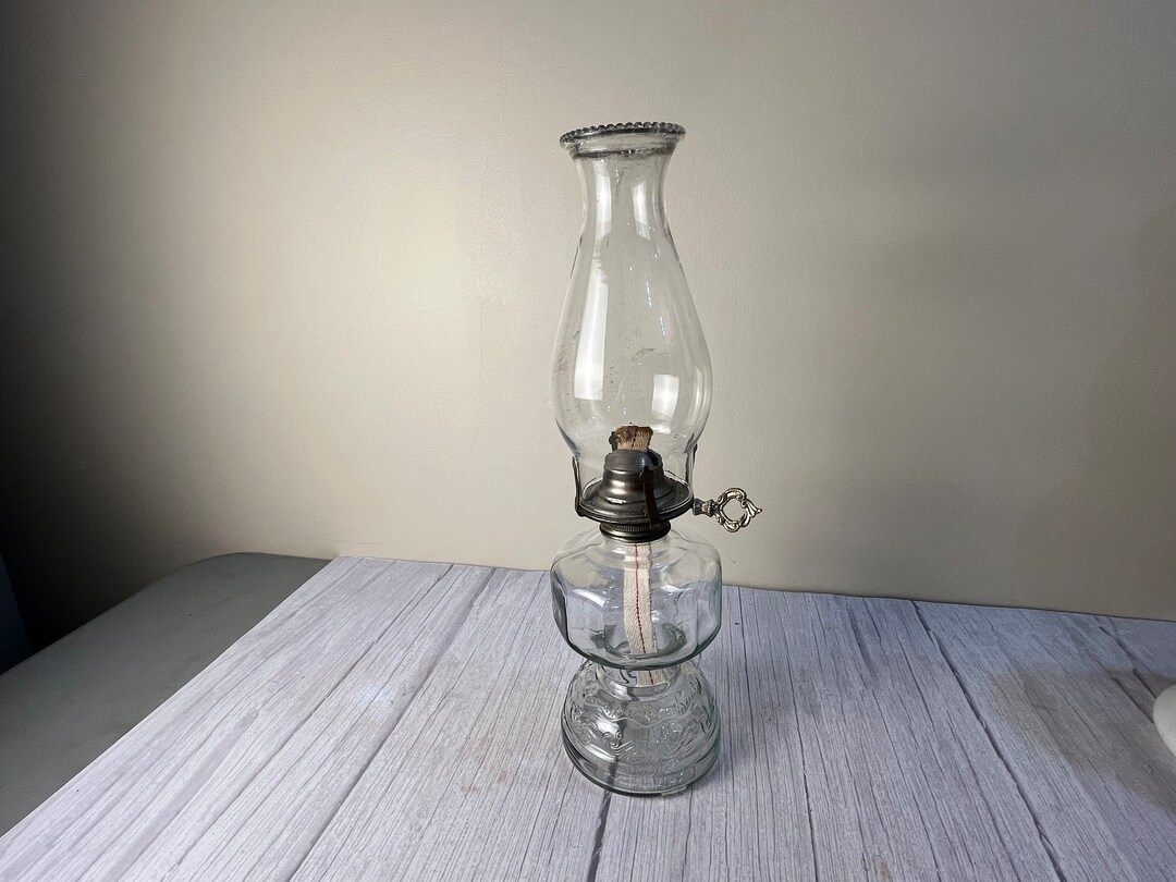 Male Style 12-sided Clear Embossed Base Oil Lamp With Key Adjuster With ...