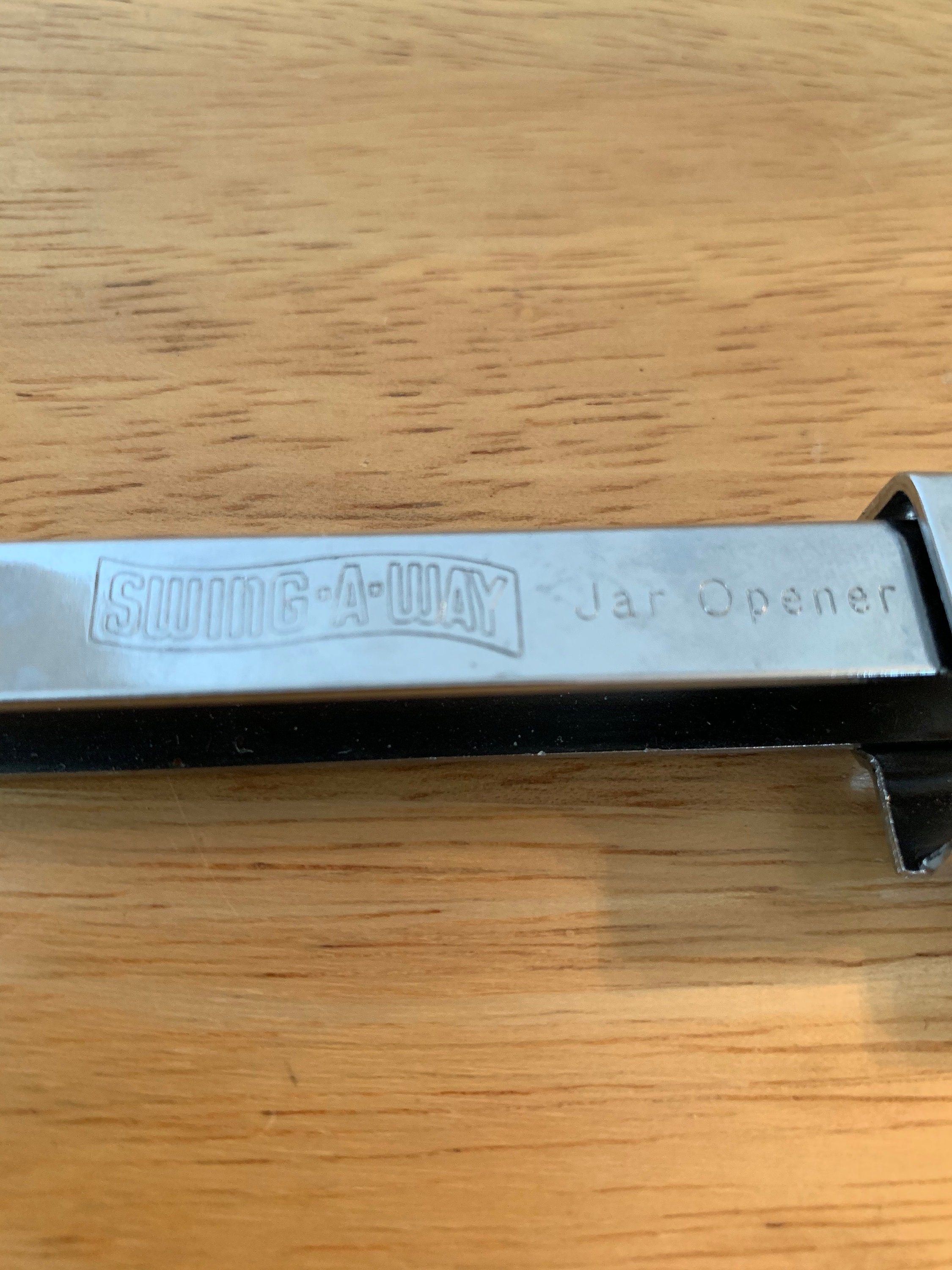 Vintage Swing A-way jar opener