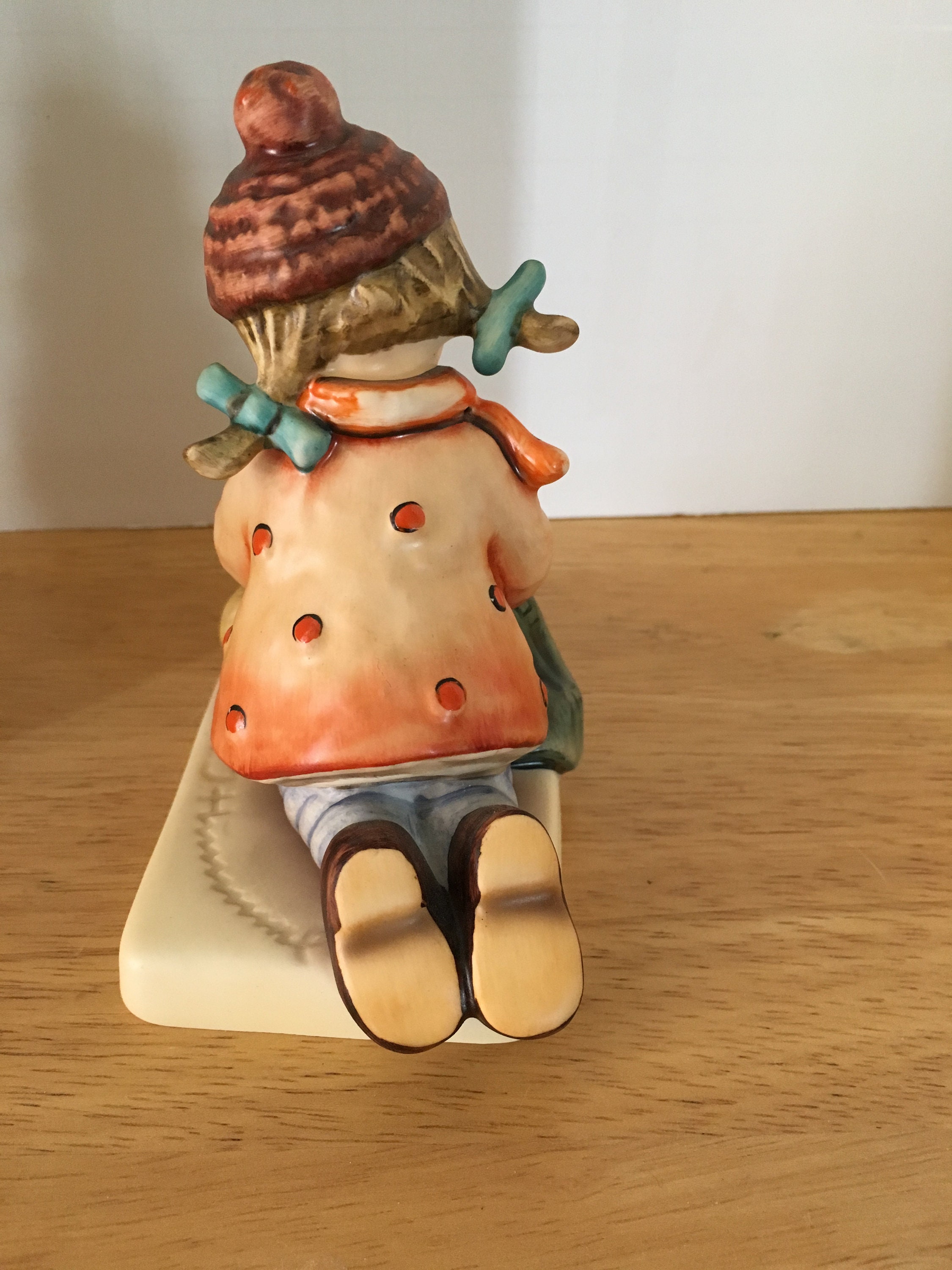 Vintage Hummel 4 3/4 tall Sleep Tight# 424 TMK 6