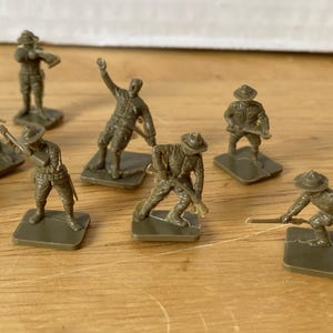 1" Military 13 Piece Vintage Plastic Soldier Set - Etsy