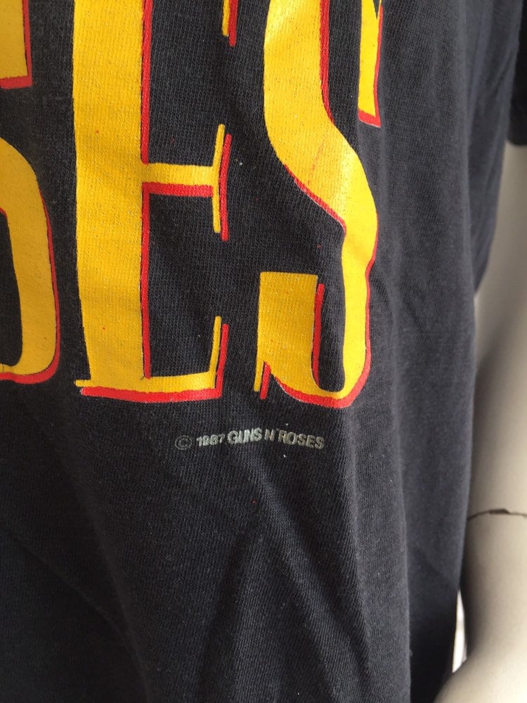 1987 Vintage Guns N' Roses Tour Tshirt - Size: xl us letter 1987 Vintage Guns N' Roses Tour Tshirt - Size: xl us letter