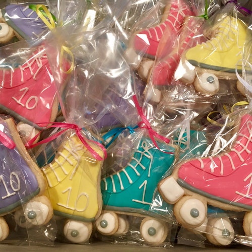 12 ROLLER SKATE LOLLIPOPS With Personalized Tags and Ribbon | Etsy