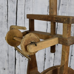 Antique Spinning Wheel / Vintage Spinning Tool / Manual Spinning ...