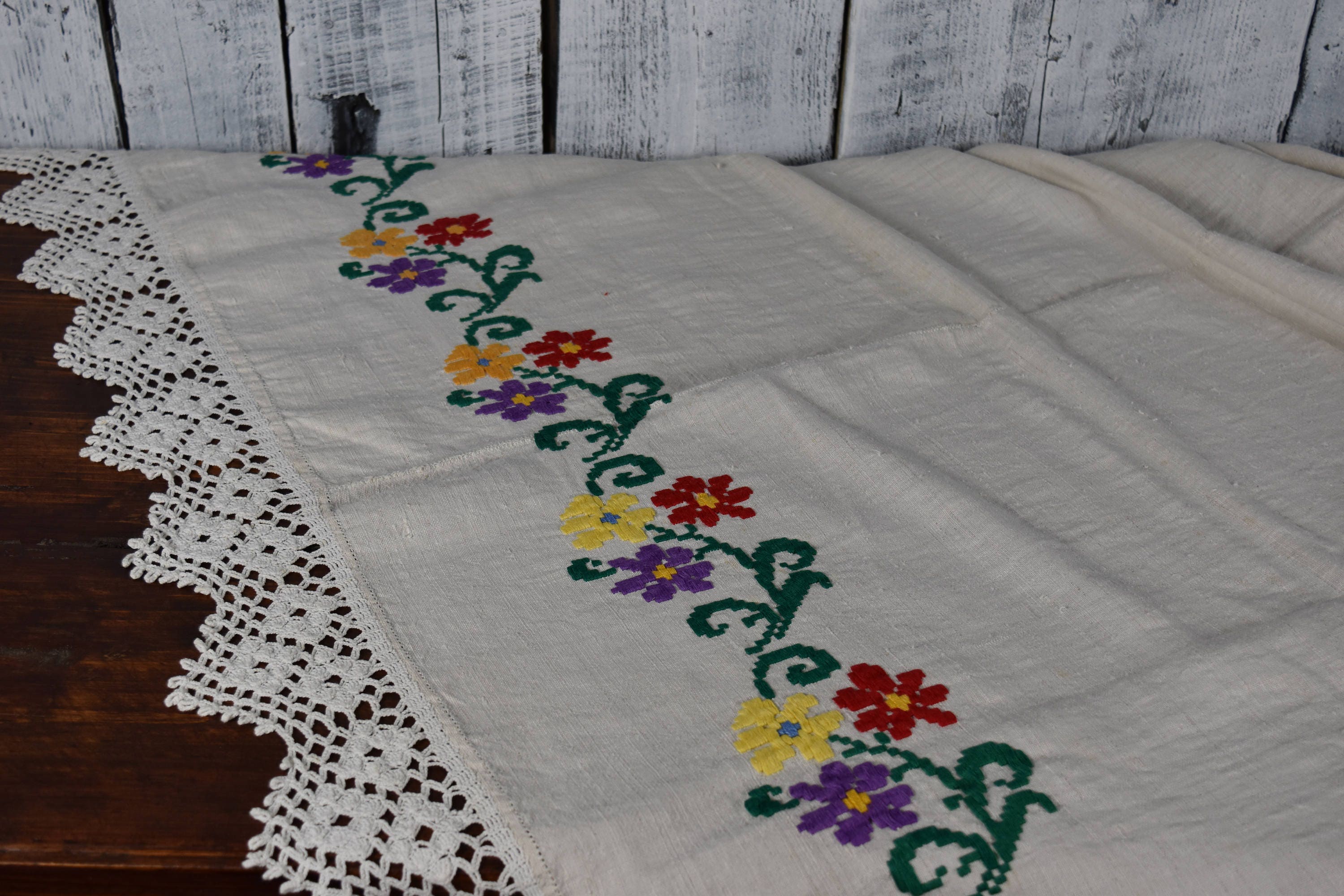 Vintage embroidered tablecloth / Handmade embroidered white | Etsy