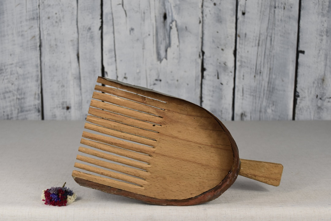 Antique Wooden Cranberry Scoop / Rake for the Collection of Cranberries ...