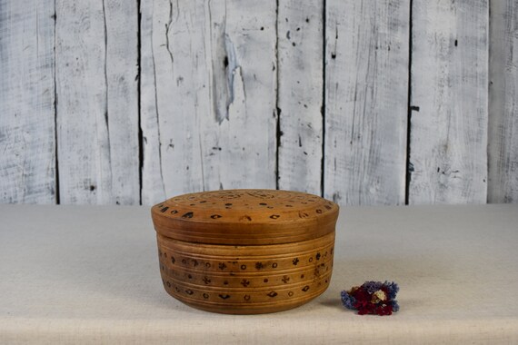Vintage Wooden Box / Round Wood Box / Wooden Box With Lid / | Etsy