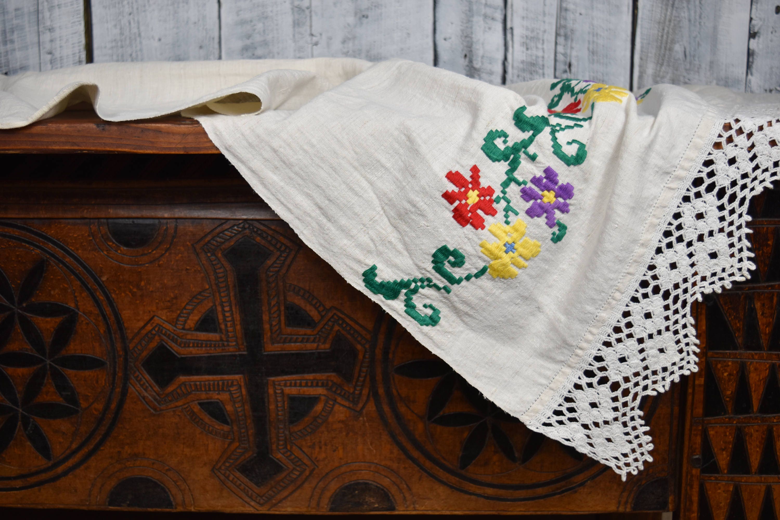 Vintage embroidered tablecloth / Handmade embroidered white | Etsy