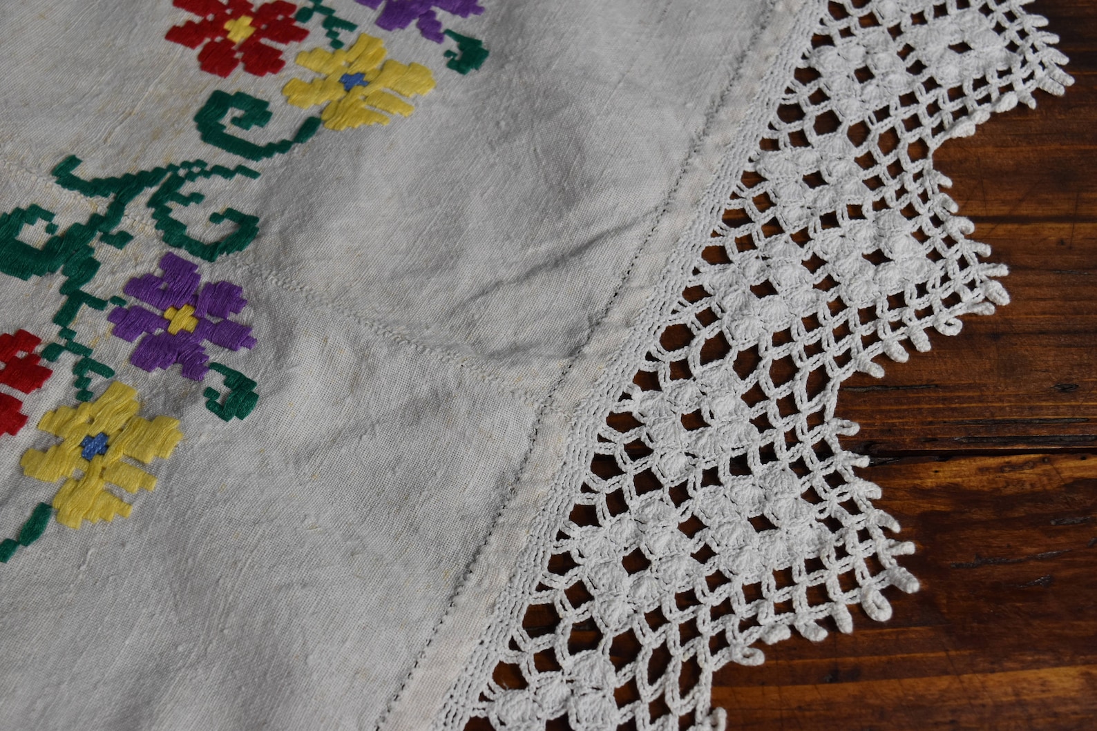 Vintage embroidered tablecloth / Handmade embroidered white | Etsy