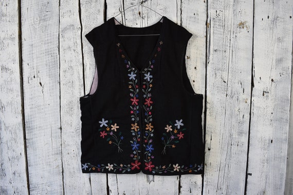 Vintage Ukrainian vest / Traditional womens black ves… - Gem