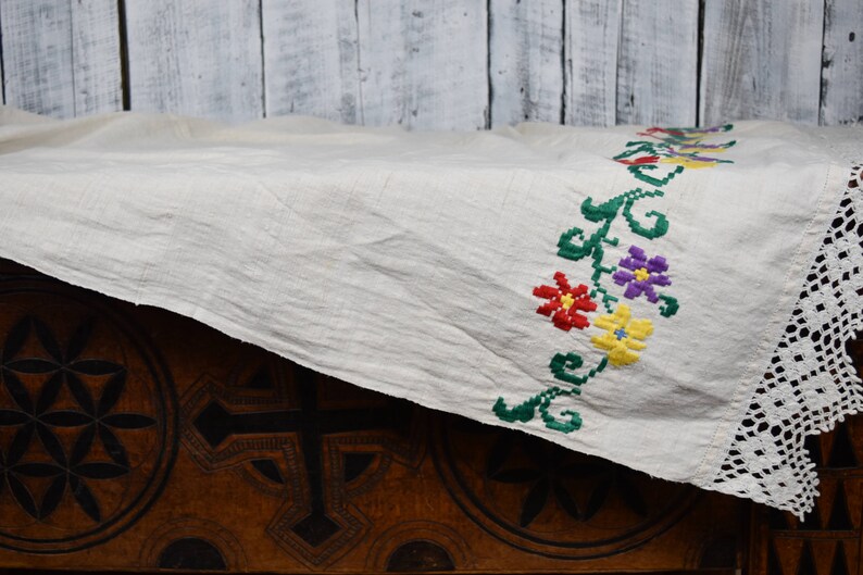 Vintage embroidered tablecloth / Handmade embroidered white | Etsy