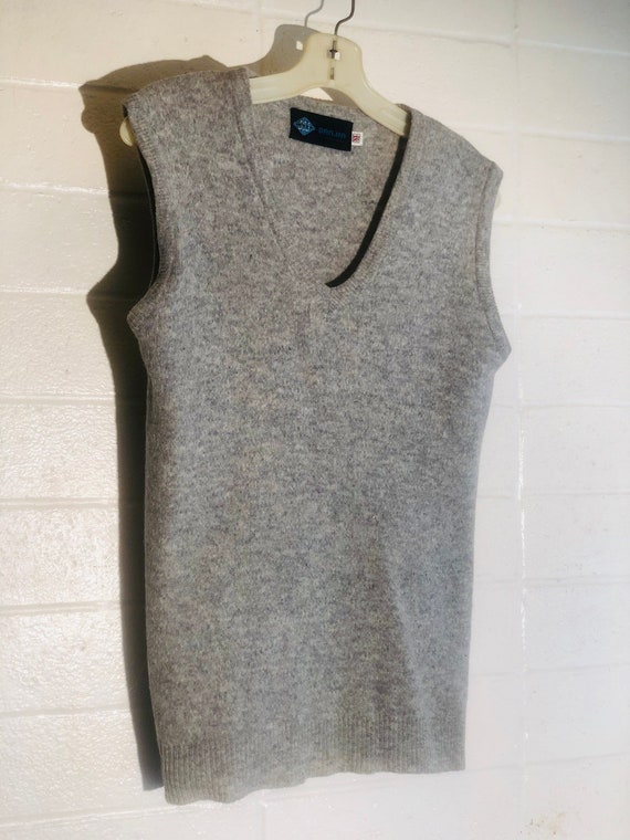 Vintage wool v - Gem