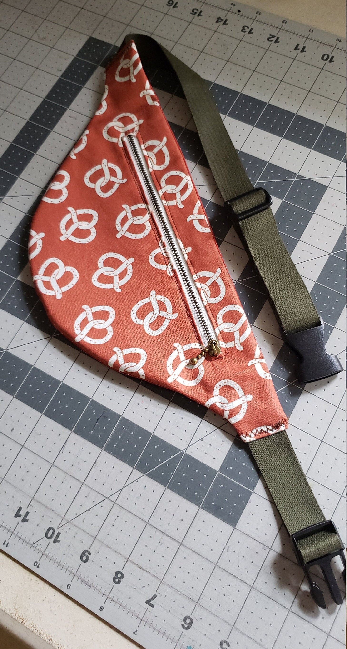 Adjustable Zipper Hip Bag Fanny Pack in Brown Pretzels & Turquoise ...