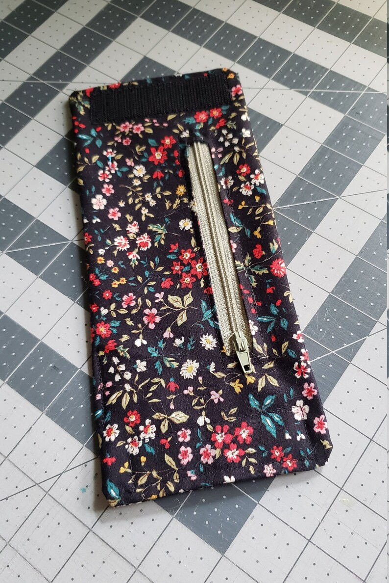 Pūlima Zipper Wrist Wallet Gold Black White Zebras & Mini Flowers - Etsy