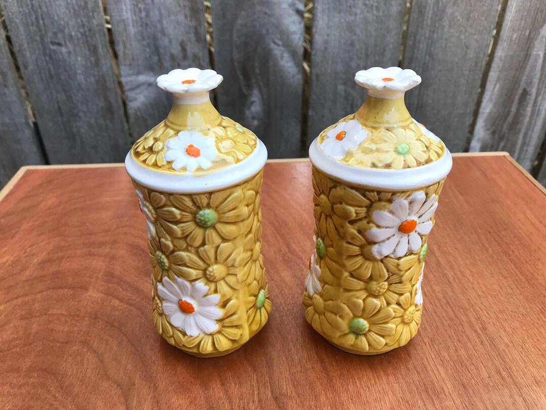 Flower Salt and Pepper Shakers, Vintage Shakers, Salk Shakers, Pepper ...