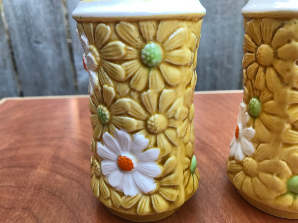 Flower Salt and Pepper Shakers Vintage Shakers Salk Shakers - Etsy