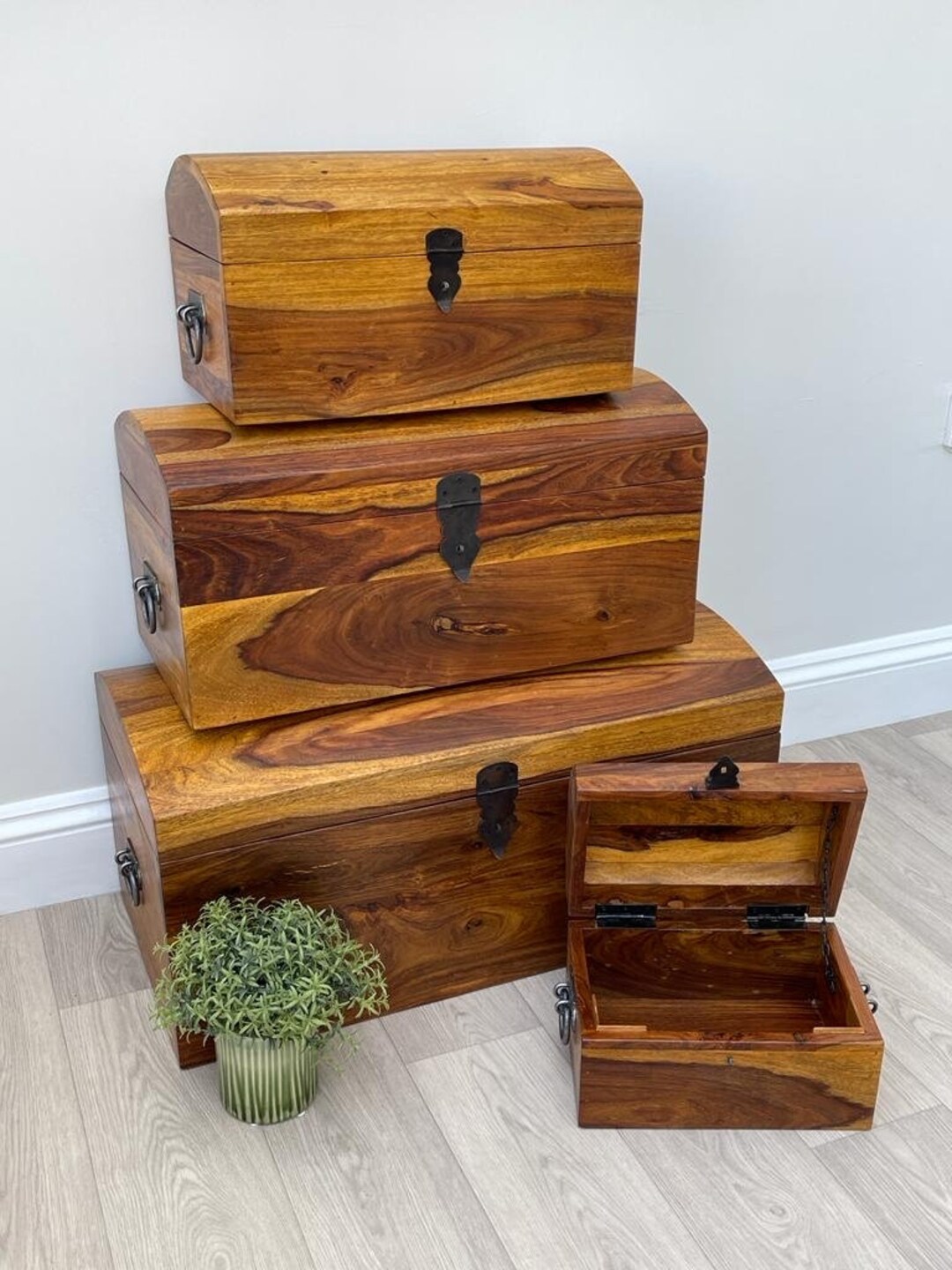 Solid Sheesham Wood Treasure Chest, Storage Trunk, Box, Dowry, Blanket ...