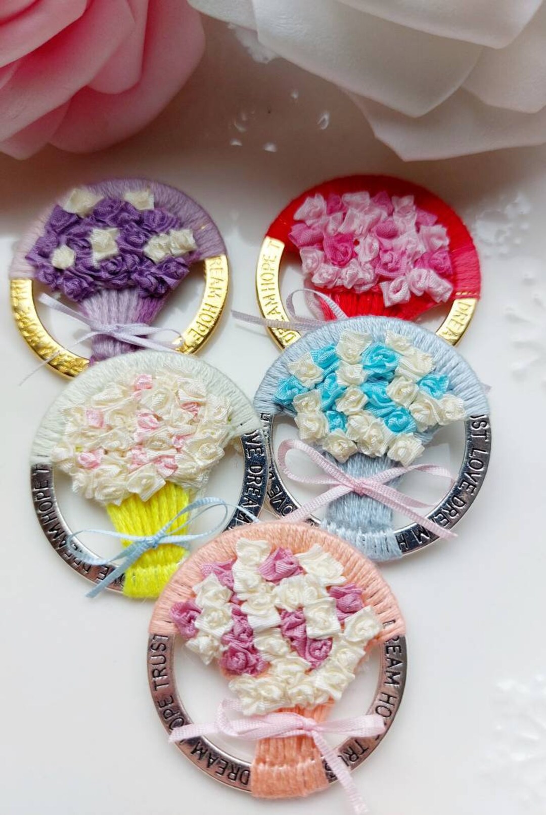 Set of Dorset Buttons, a Bunch of Roses 3,5 Cm, Brooches, Flowers 5 ...