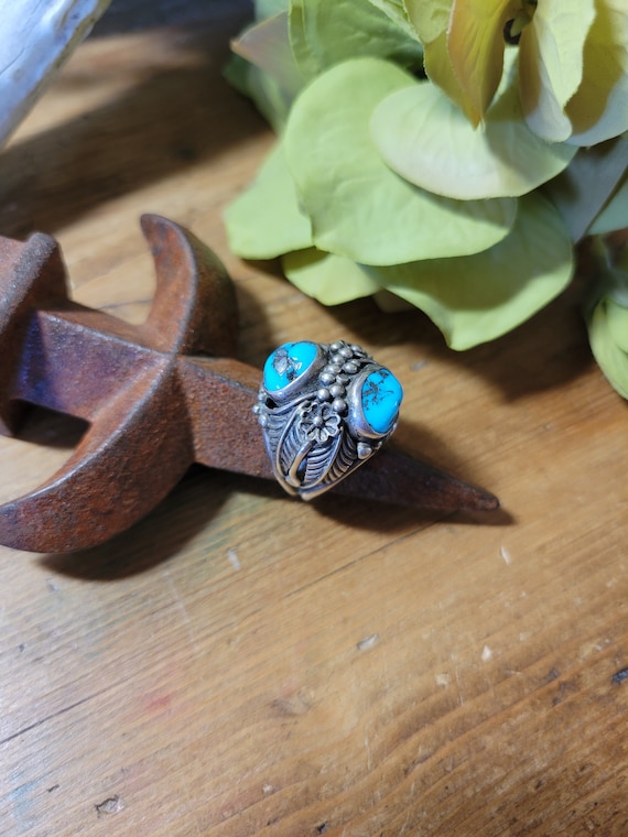 Vintage Native American Turquoise Ring - Gem
