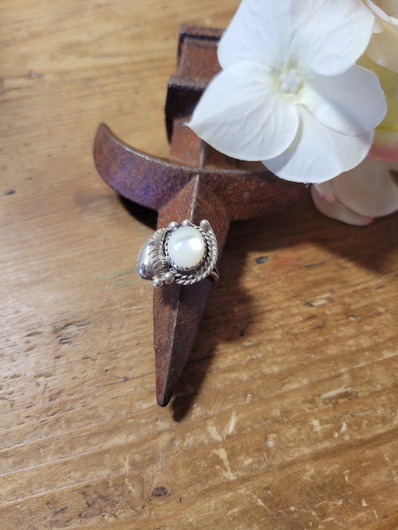 Fantastic Vintage MOP Ring - Gem