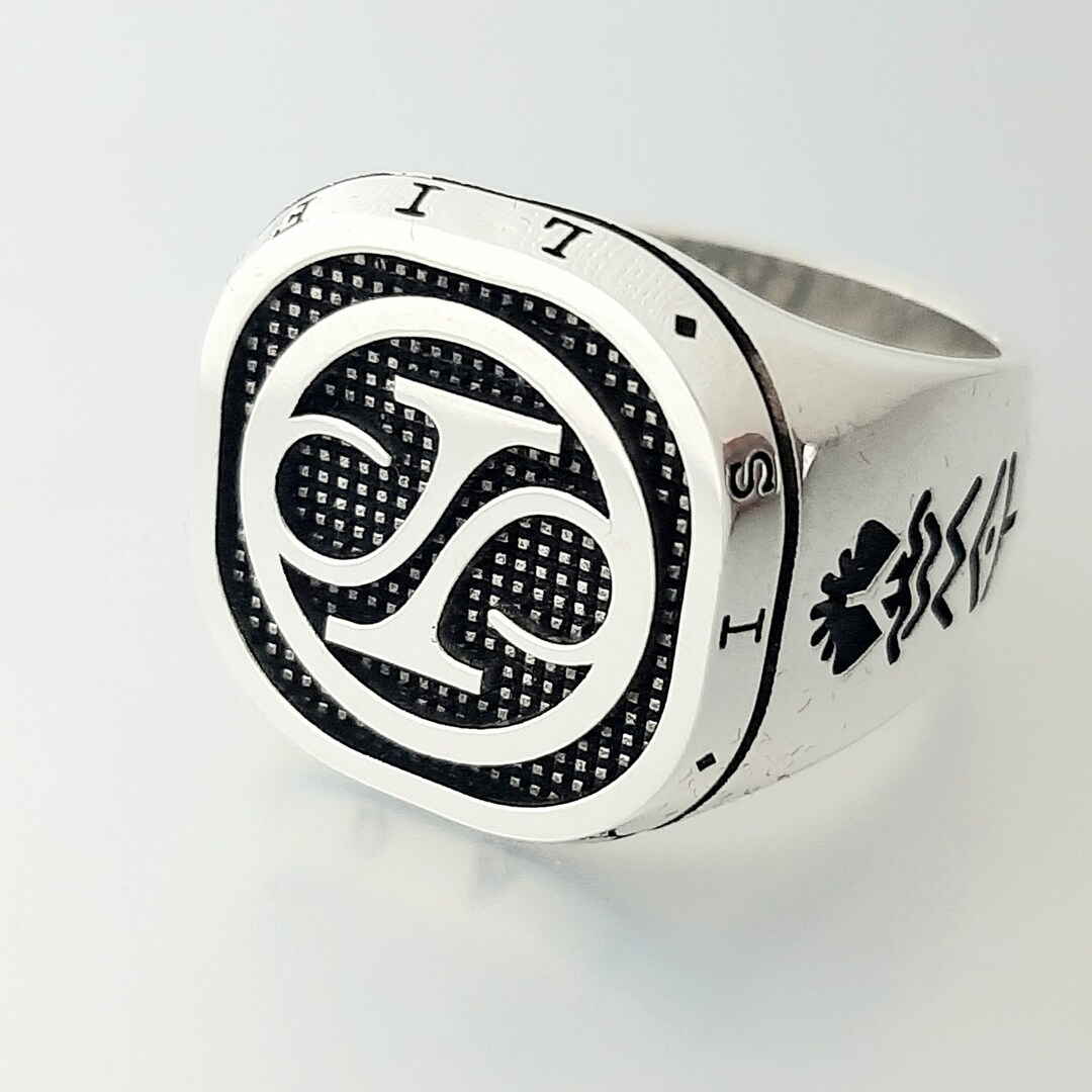 Handmade Sterling Silver Family Crest Ring: Engravable Chevalier Ring ...