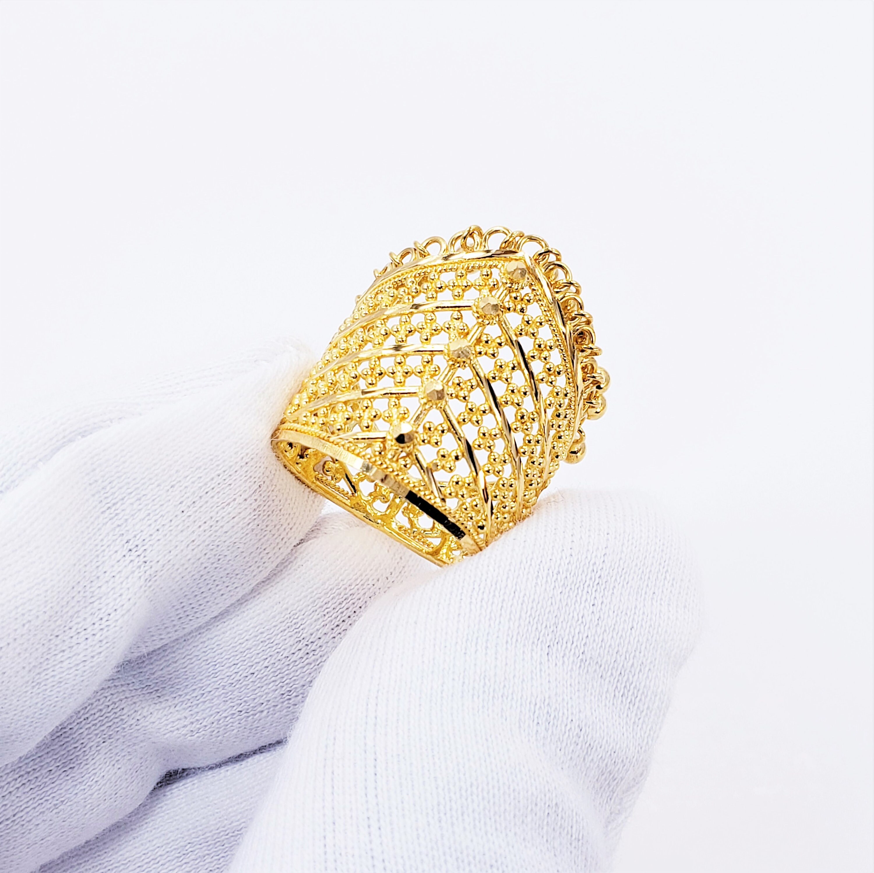 GOLDSHINE 22K Solid Gold Ring With Danglers US 5.5 Stamp 916 GOLDSHINE 22K Solid Gold Ring With Danglers US 5.5 Stamp 916