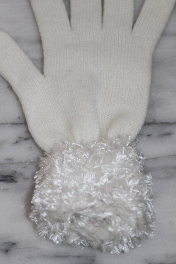 Winter White Gloves & Beanie Set - Gem