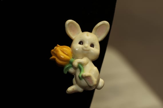 elegant rabbit brooch - Gem