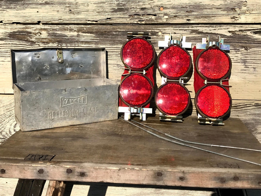 Vintage Yankee Reflector Flare Set, Red Tripod Flares, Norwalk ...