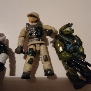 Lot of 4 Video Game Mini Figures Toys COD Soldier Halo Figs Master ...